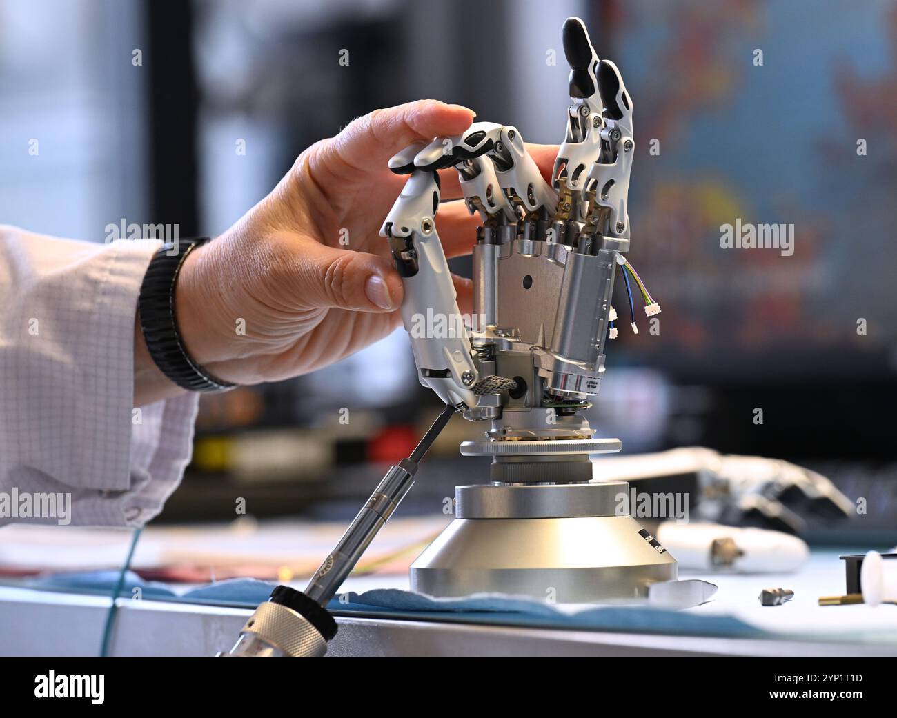 Bebionic hand hi-res stock photography and images - Alamy