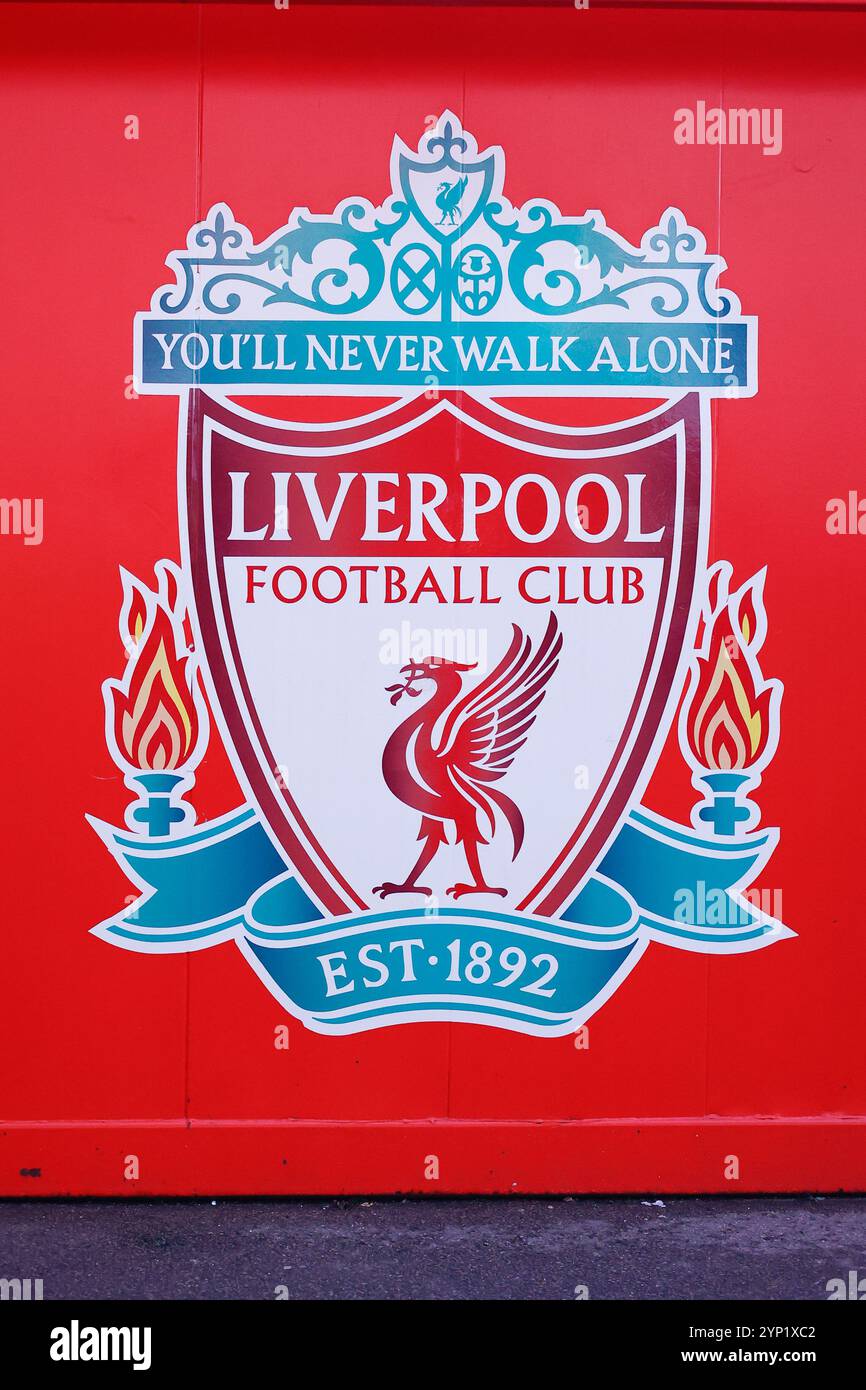 Liverpool fc badge hi-res stock photography and images - Alamy