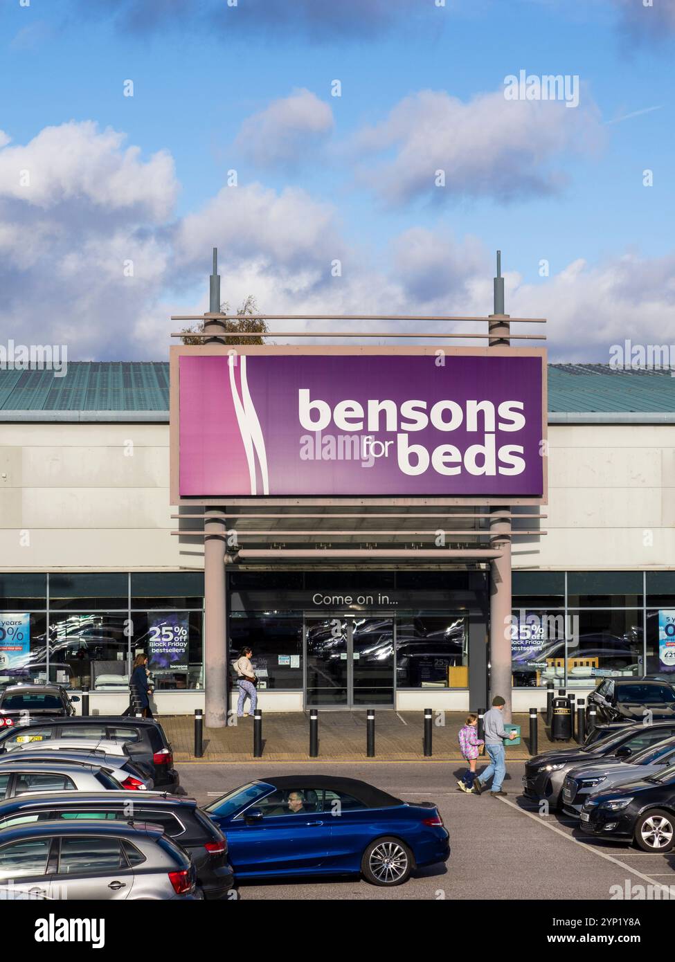 Reading retail park hi-res stock photography and images - Alamy