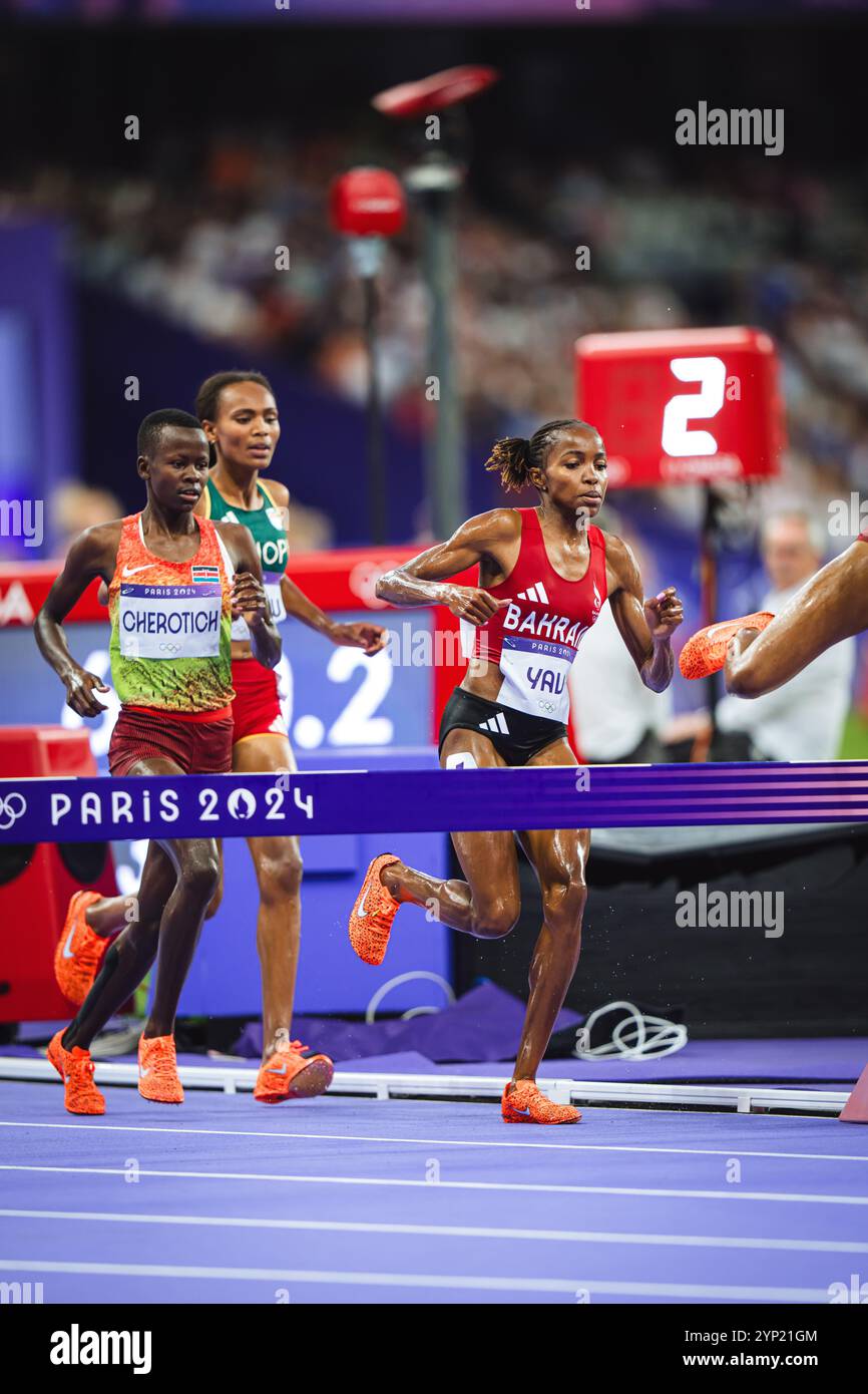 Winfred Yavi winning in the 3000 metres steeplechase at the Paris 2024 ...
