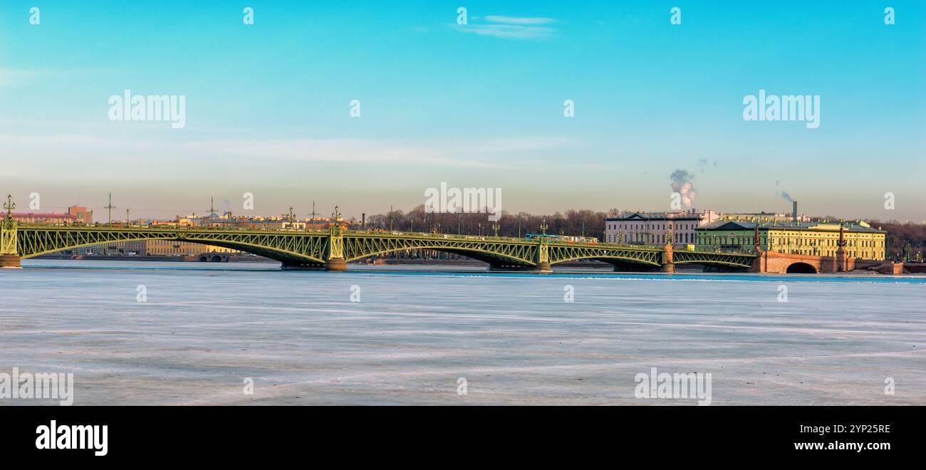 City landscape with the Trinity Divorce Bridge through a large Neva in ...