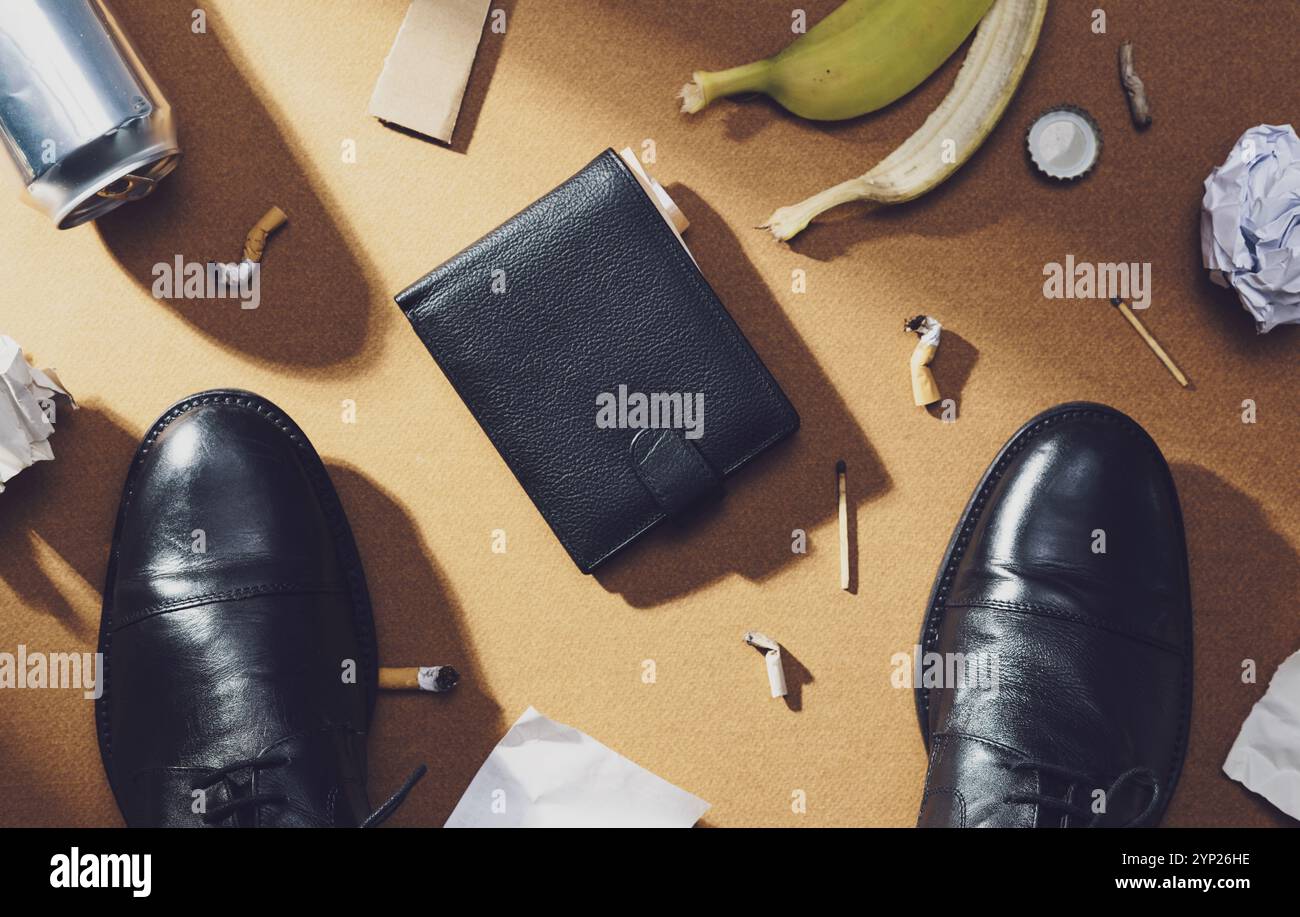 Finding a wallet on floor hi-res stock photography and images - Alamy