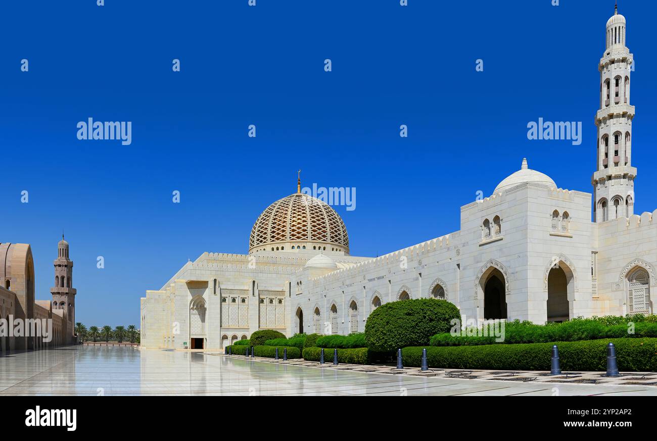Large panoramic view of Sultan Qaboos Grand Mosque in Muscat, Oman ...