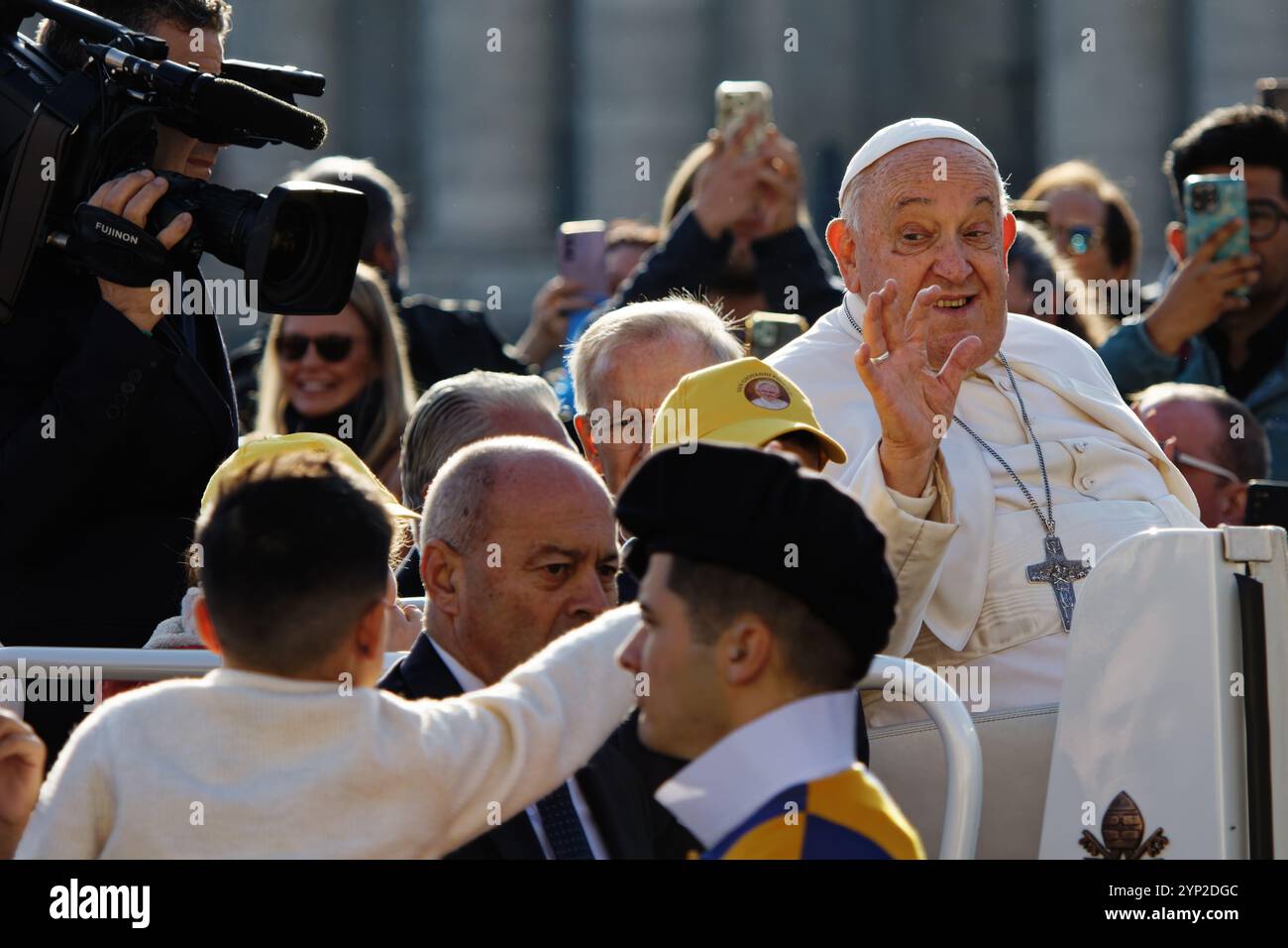 Pope Francis blessing faithful during a public event at St Peter's ...