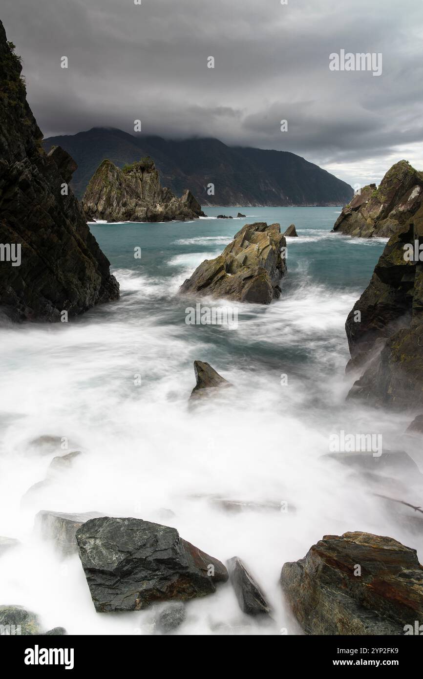 Beautiful east coast of Taiwan, waves and rocks, Taiwan beach Stock ...