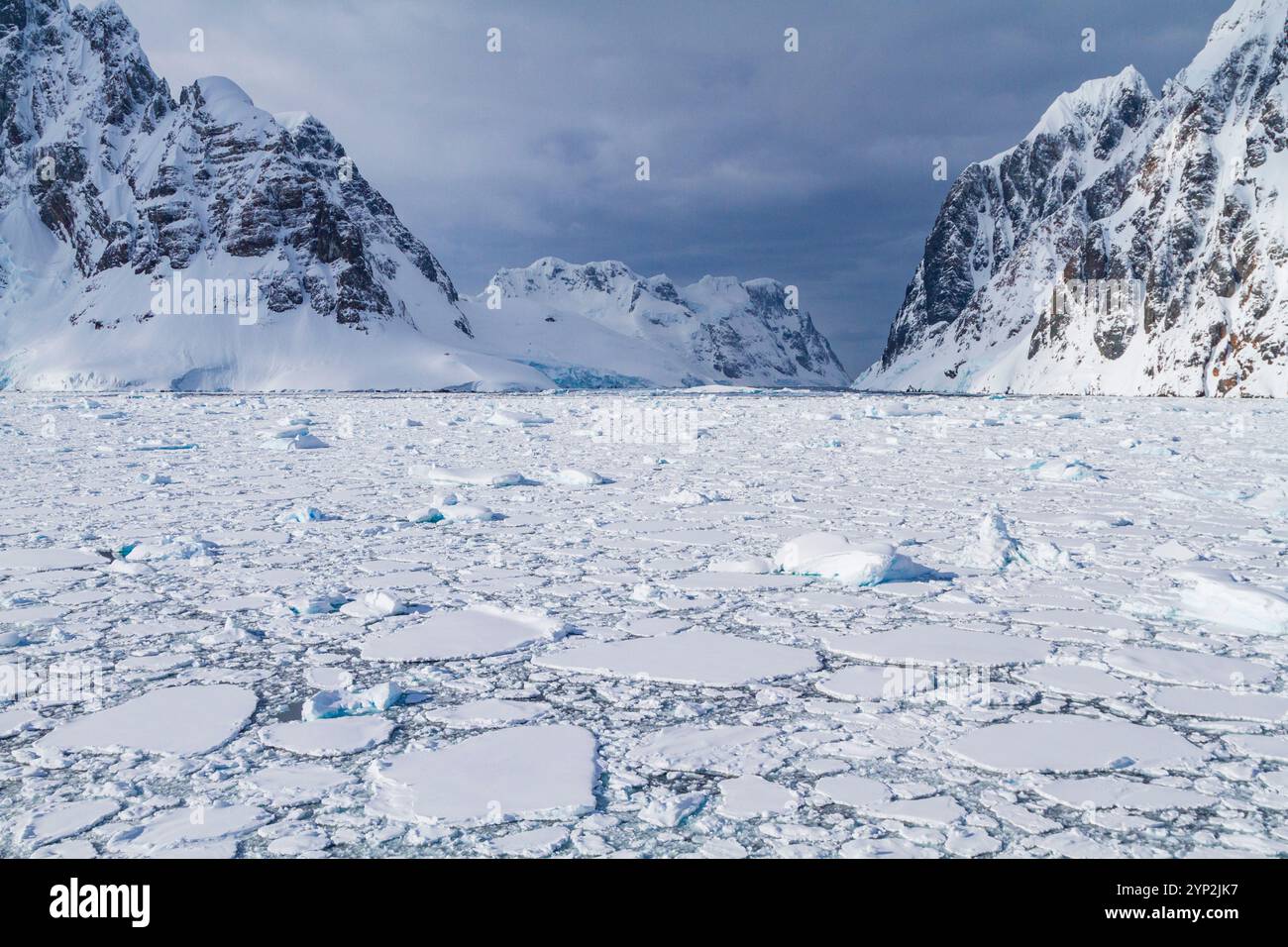 Reflective ice surfaces hi-res stock photography and images - Alamy