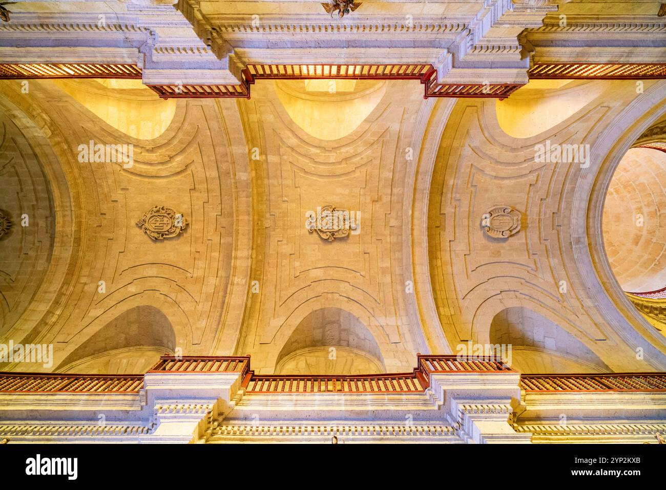 Decorative ceiling features hi-res stock photography and images - Alamy