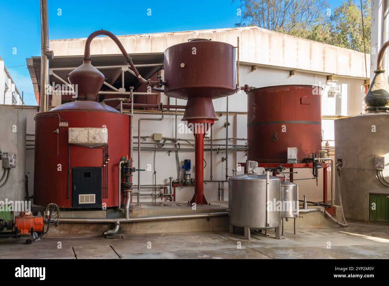 Distillation process hi-res stock photography and images - Alamy