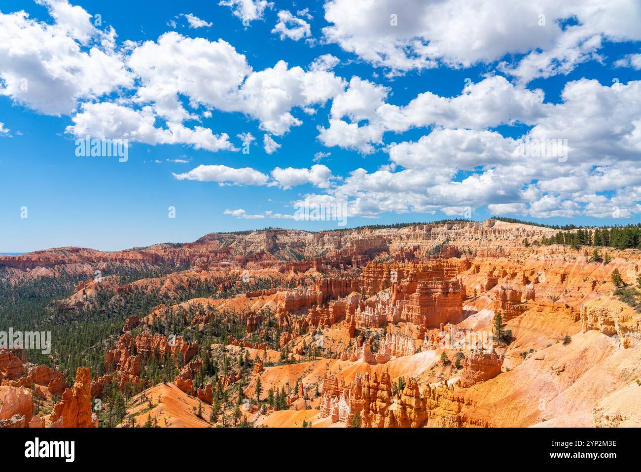 Scenic view of hoodoos and rock formations, Rim Trail near Sunrise ...