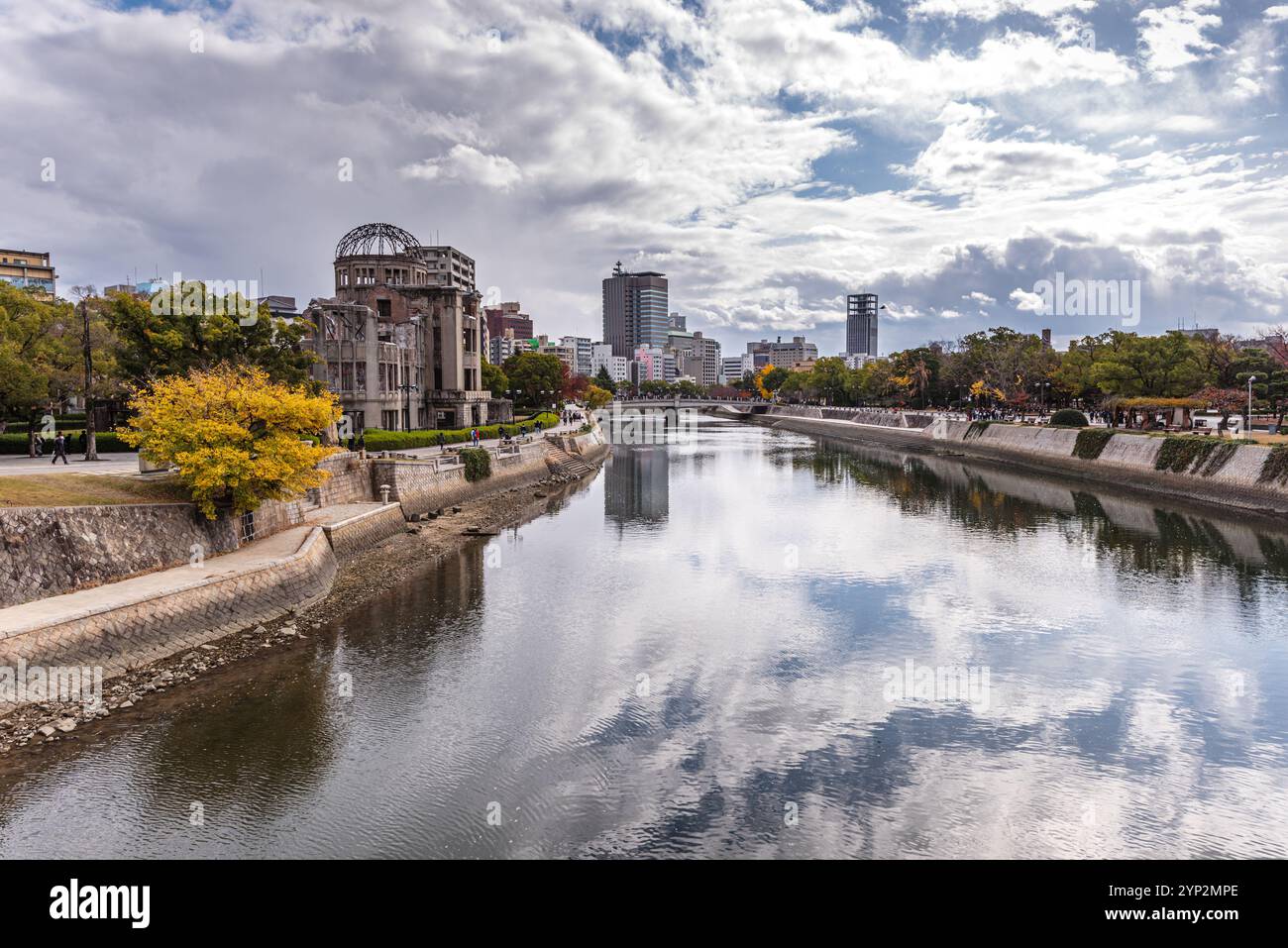 View along the Motoyasu River, autumn at the Atomic Bomb Memorial ...