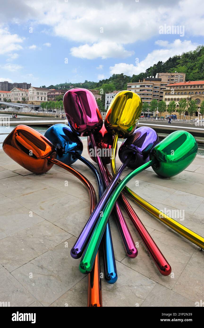 Tulips by artist Jeff Koons at the Guggenheim Museum designed by ...