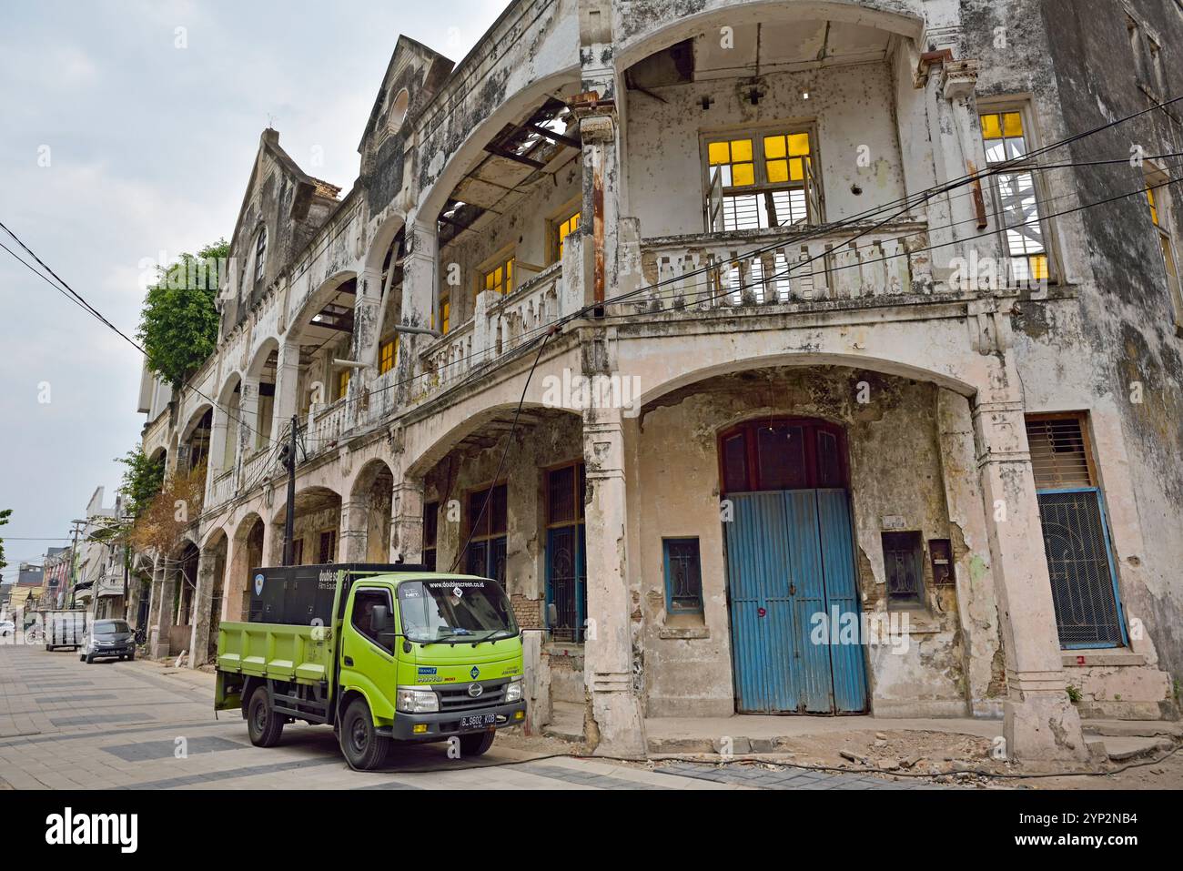 Kepodang hi-res stock photography and images - Alamy