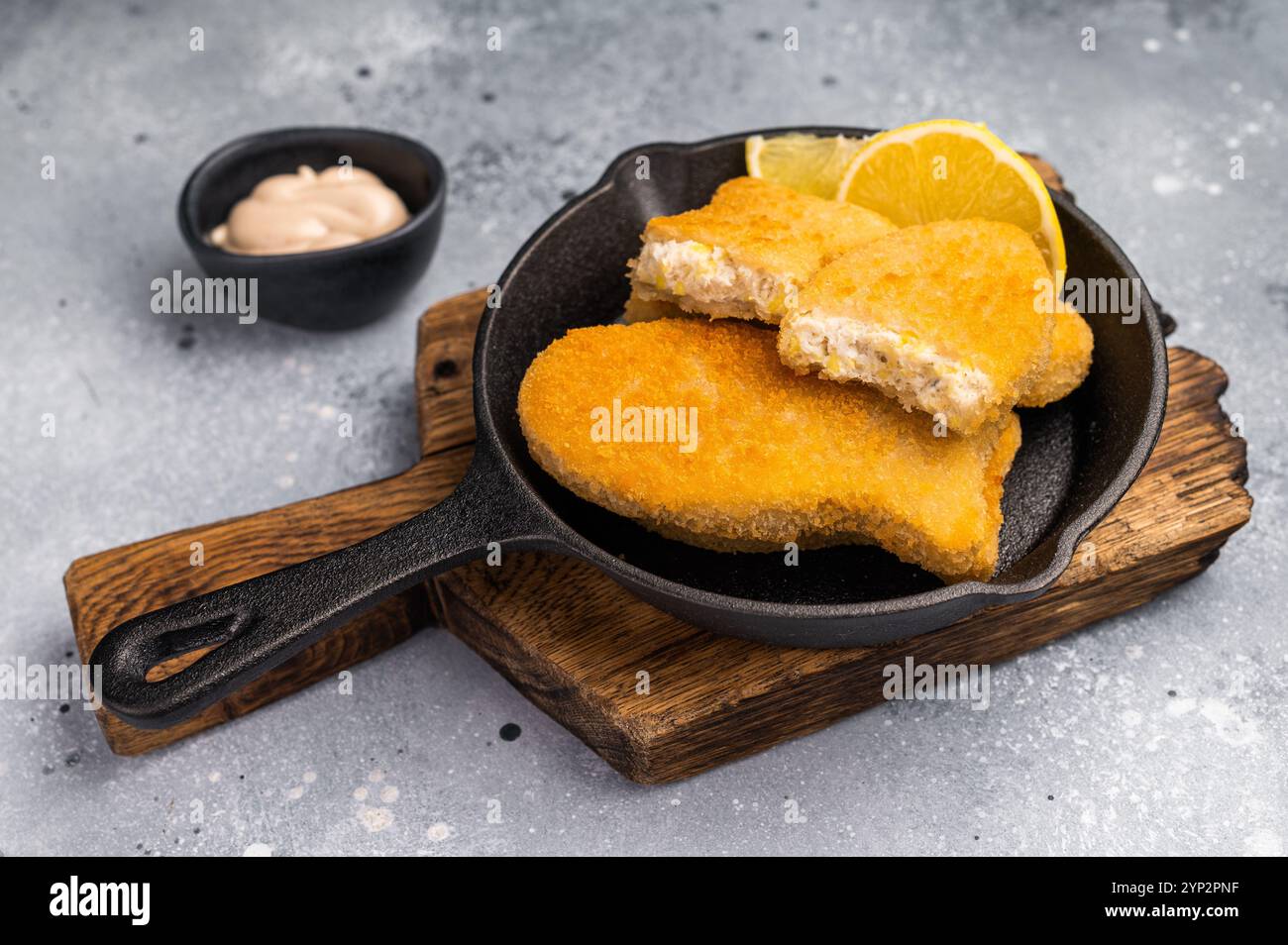 Breaded gold fish sticks hi-res stock photography and images - Alamy