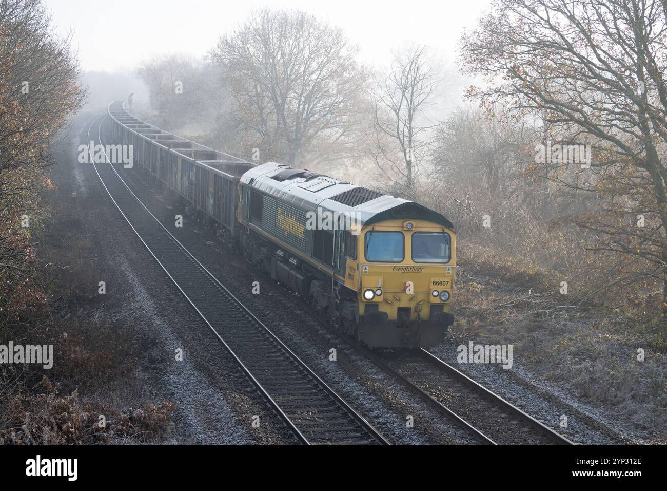 Freightliner class 66 diesel locomotive No. 66607 pulling a freight ...