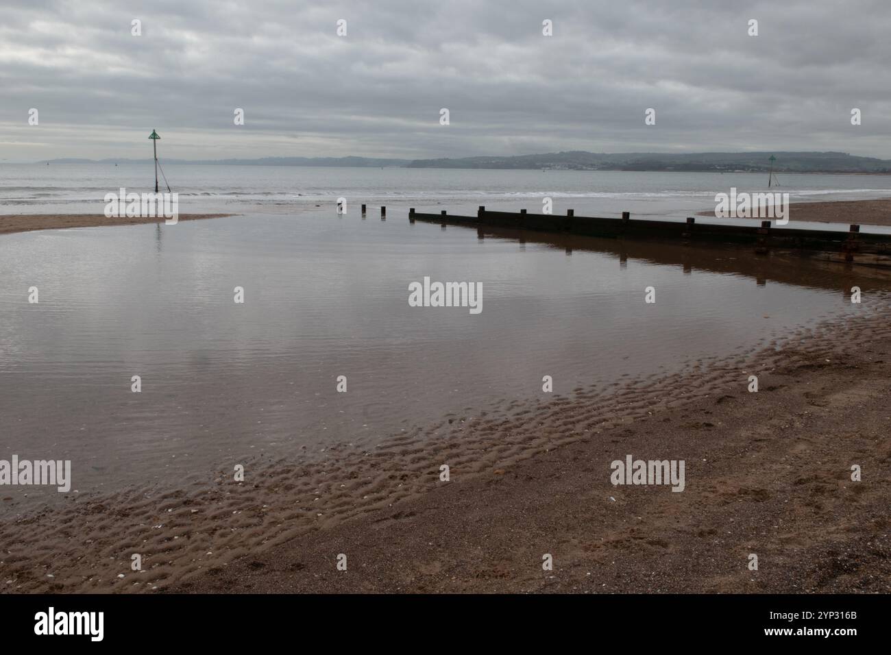 Small groyne hi-res stock photography and images - Alamy