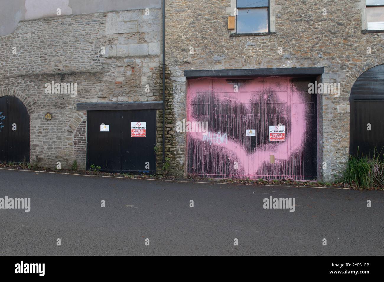 Heart Graffiti, Frome, Somerset, England Stock Photo - Alamy