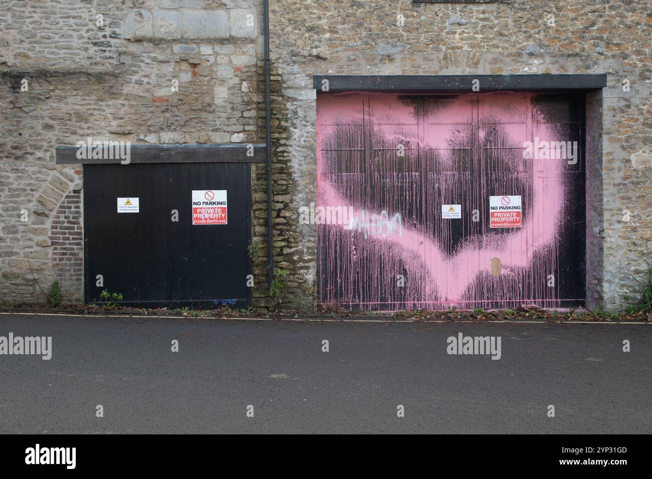 Heart Graffiti, Frome, Somerset, England Stock Photo - Alamy