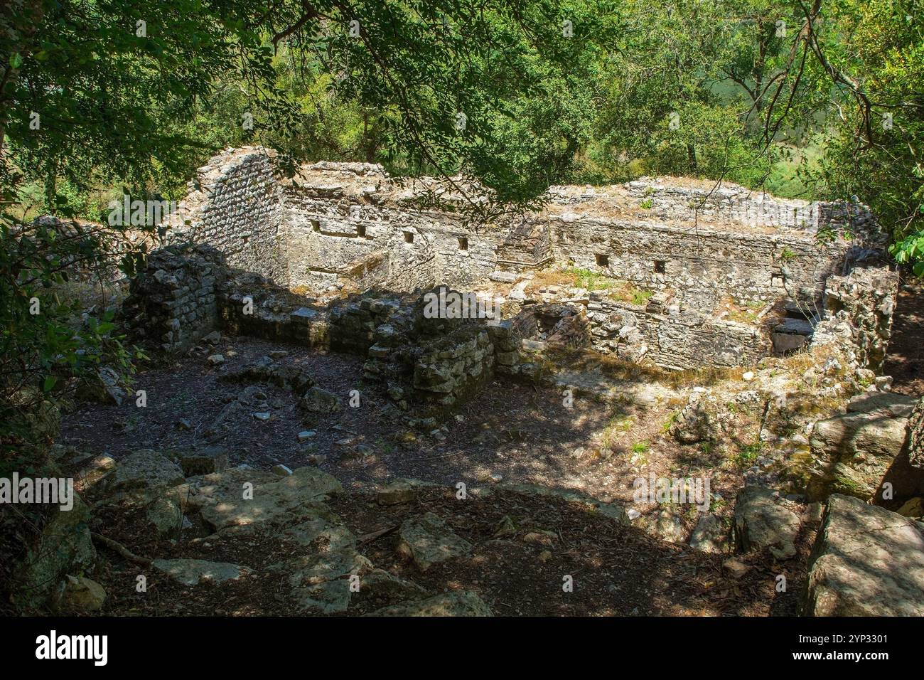 Roman columbarium hi-res stock photography and images - Alamy