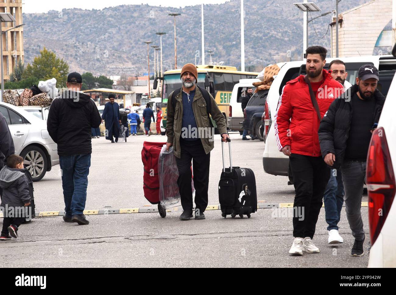 Damascus, Syria. 28th Nov, 2024. Lebanese are pictured at the Jdeidet ...