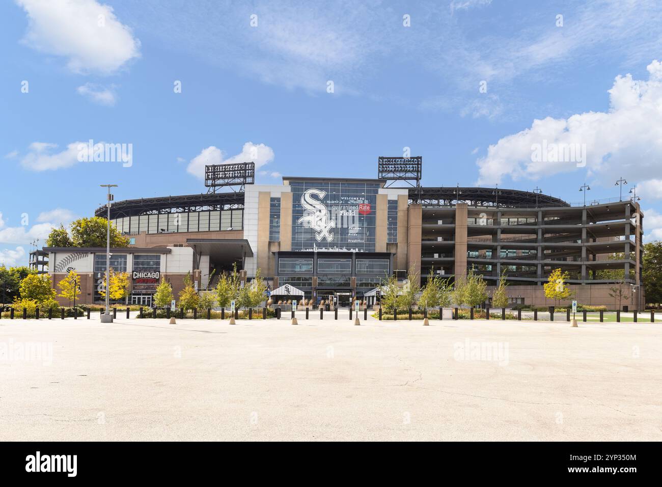 Cellular field baseball exterior hi-res stock photography and images ...