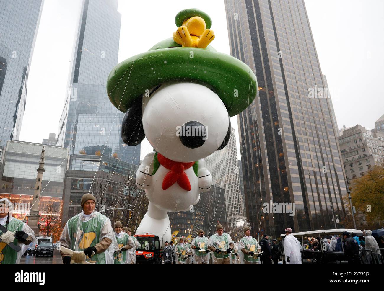 2024 parade snoopy hi-res stock photography and images - Alamy