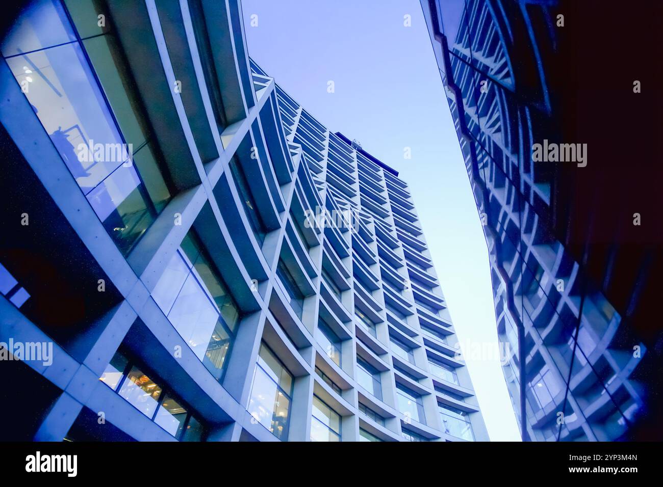 Smooth curved glass tower hi-res stock photography and images - Alamy