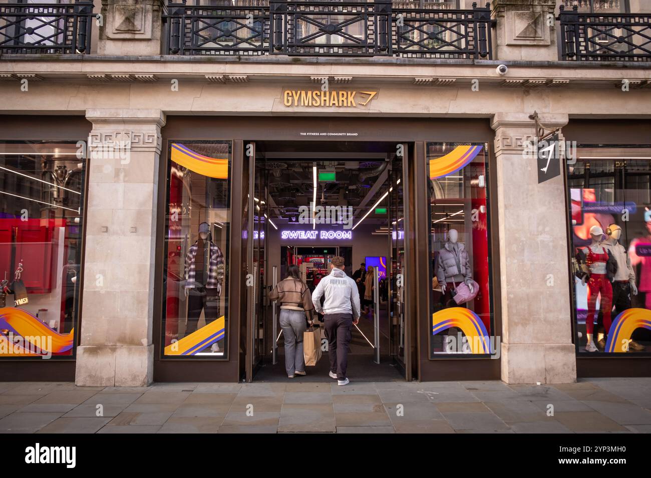 Gymshark clothes hi-res stock photography and images - Alamy