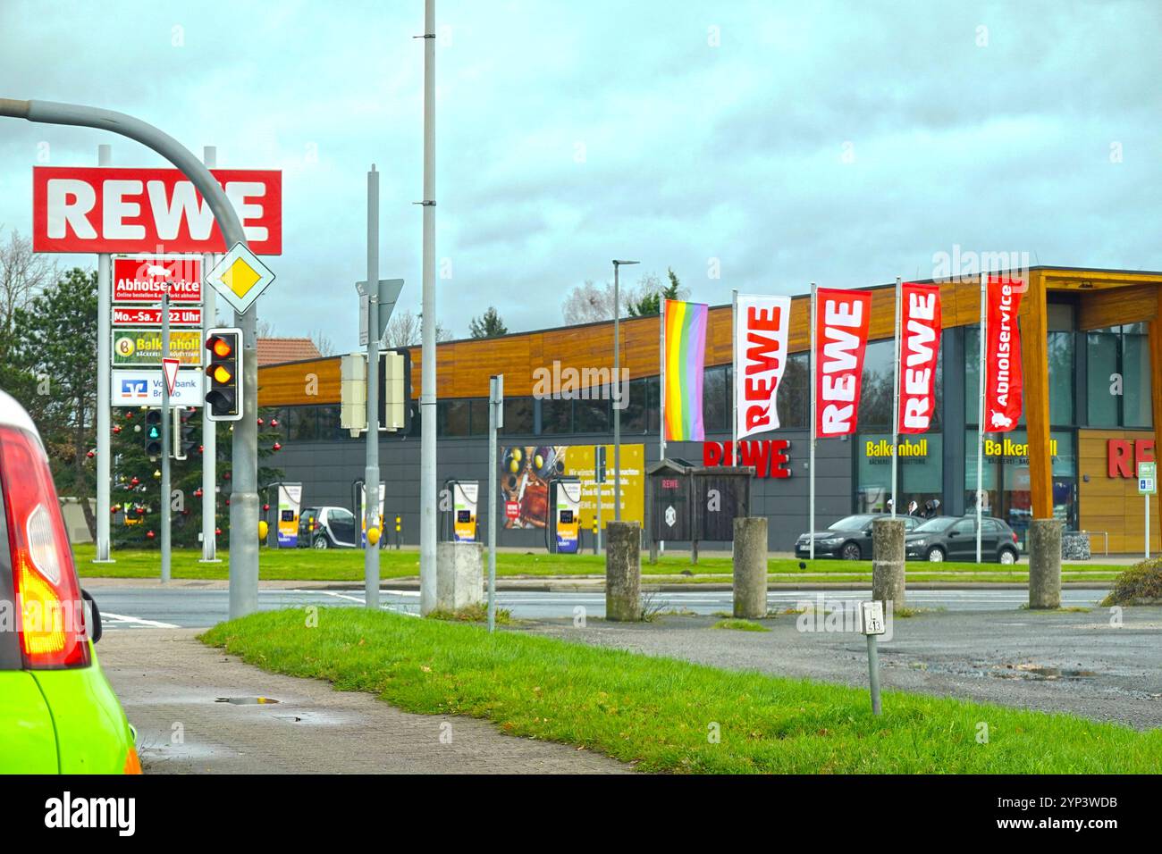 REWE Supermarkt mit REWE Reklame - geshen in Hänigsen bei Hannover am ...