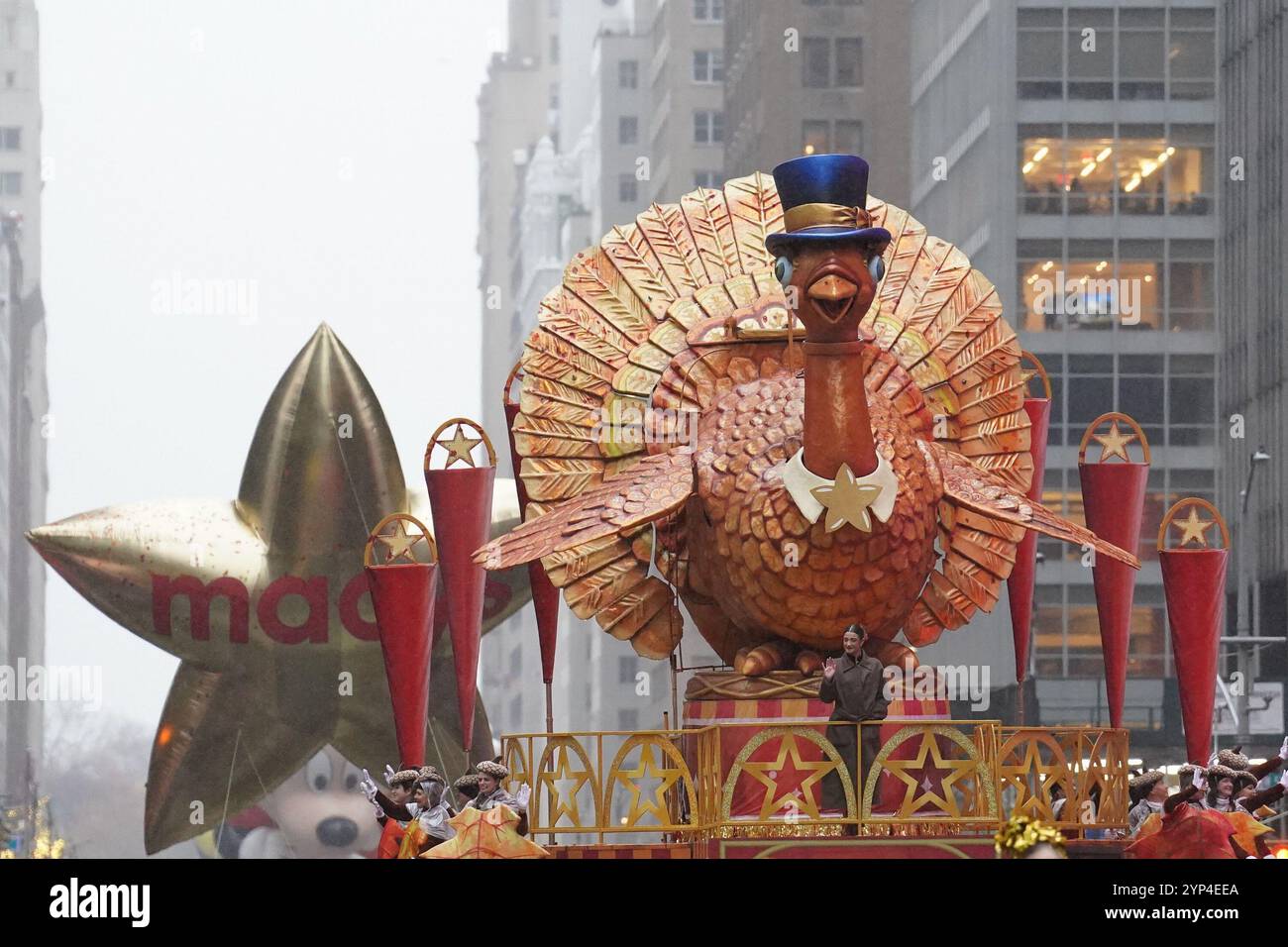 Charli D Amelio, Tom Turkey by Macy s, Float out and about for Macy's ...