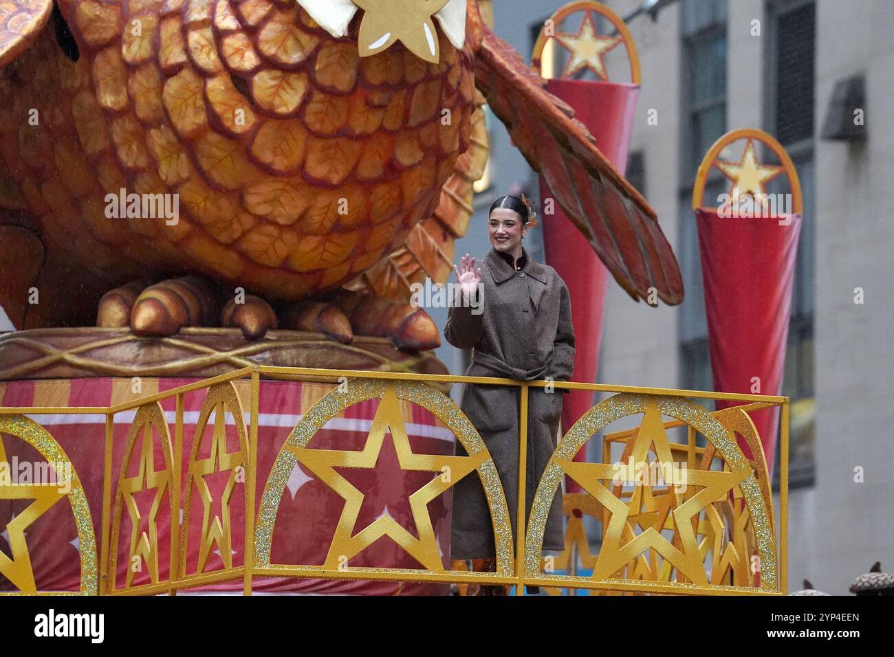 Charli D Amelio, Tom Turkey by Macy s, Float out and about for Macy's ...