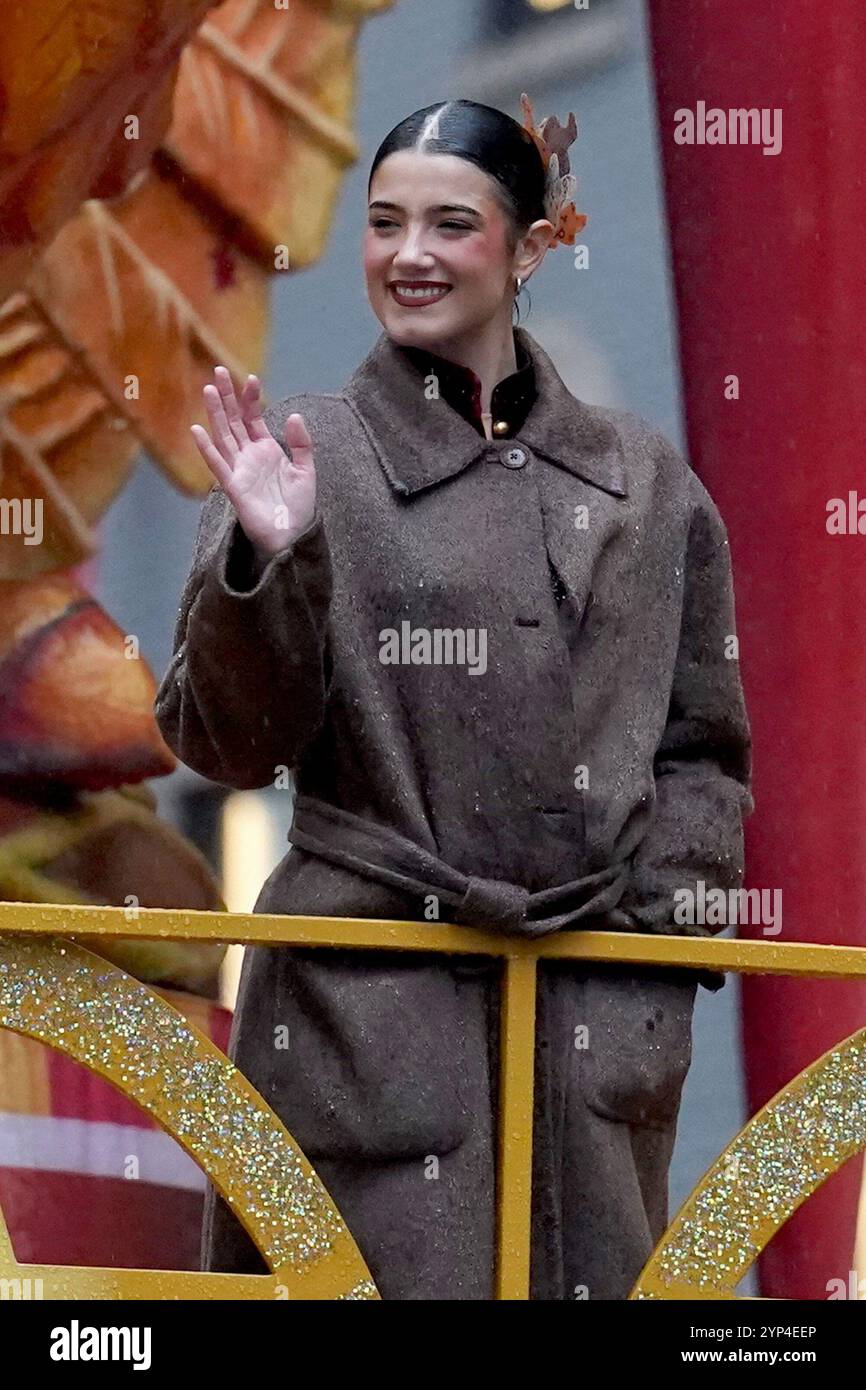 Charli D Amelio, Tom Turkey by Macy s, Float out and about for Macy's ...