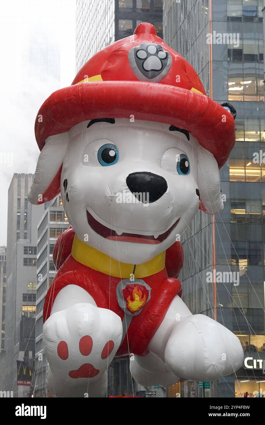 Marshall the Dalmatian, PAW Patrol, Balloon out and about for Macy's ...
