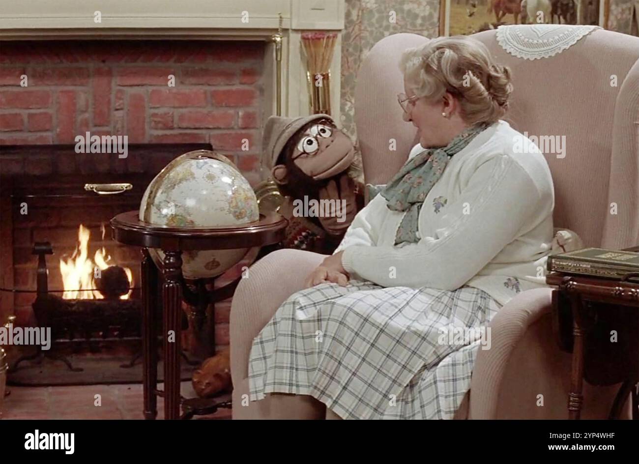 MRS. DOUBTFIRE 1993 20th Century Fox film with Robin Williams as Daniel ...