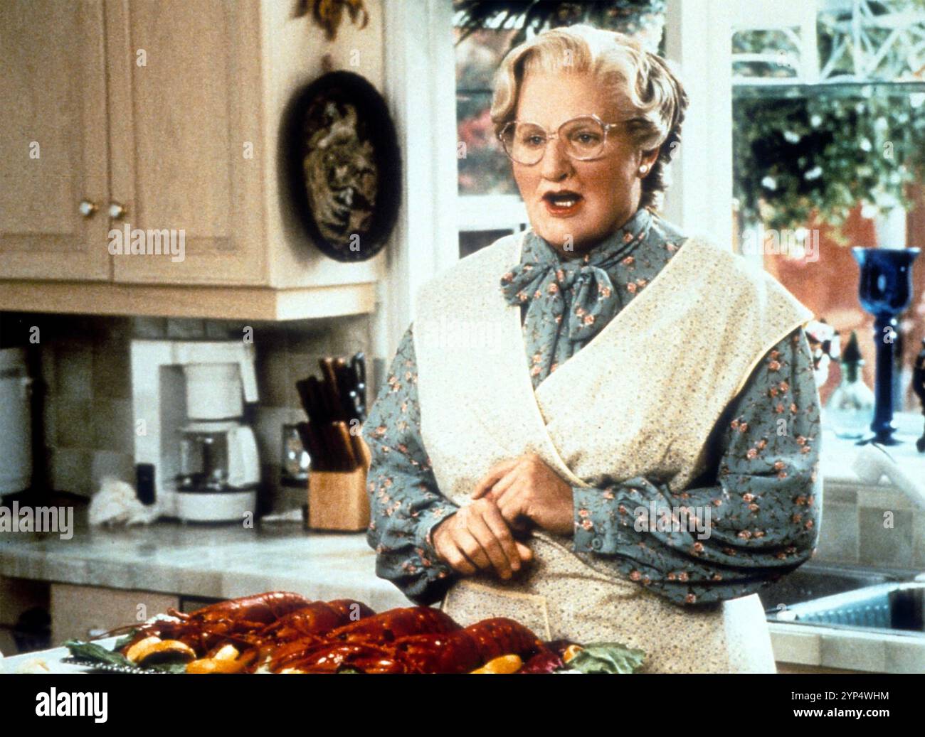 MRS. DOUBTFIRE 1993 20th Century Fox film with Robin Williams as Daniel ...