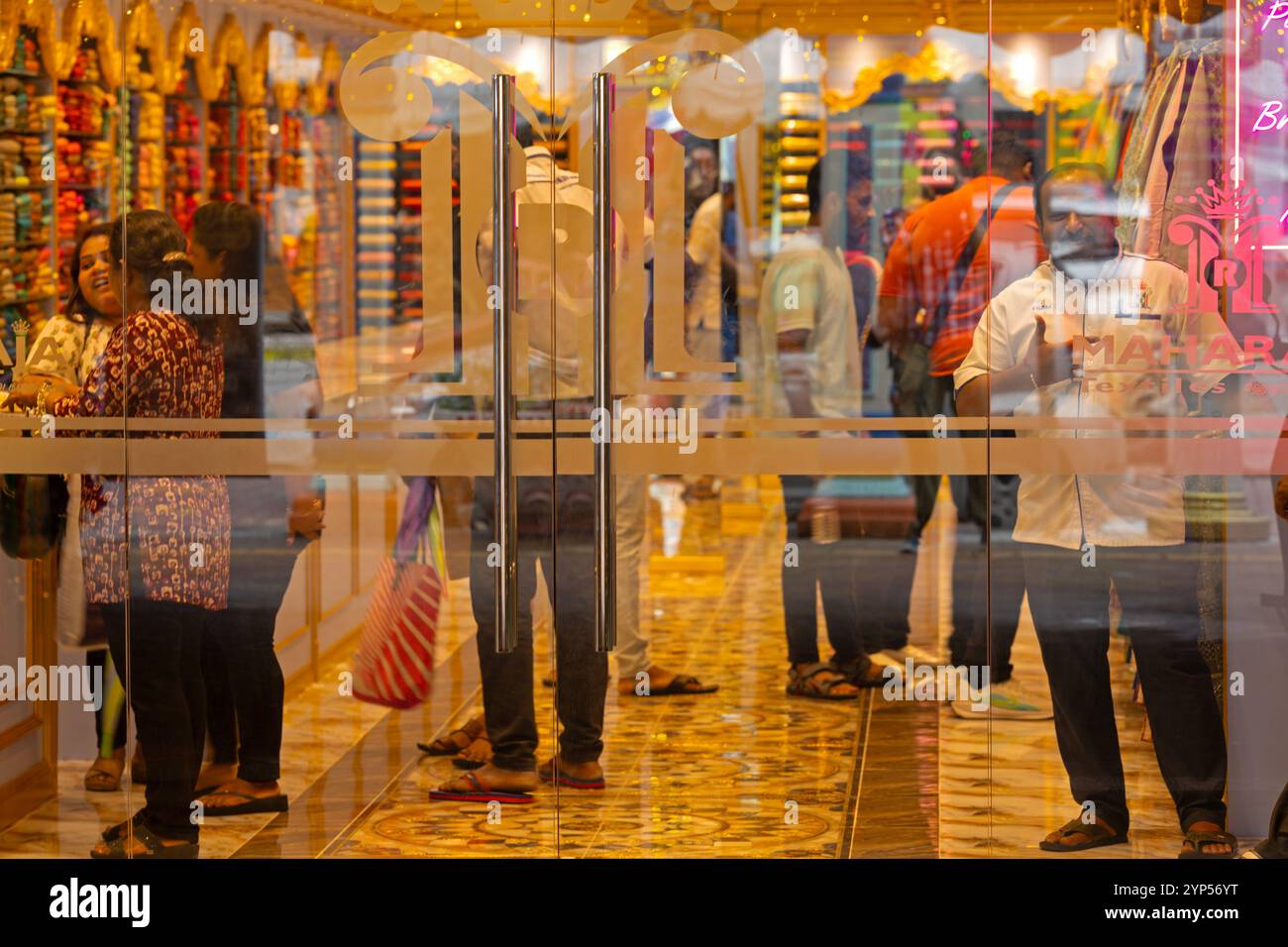 Shops during Deepavali Stock Photo - Alamy