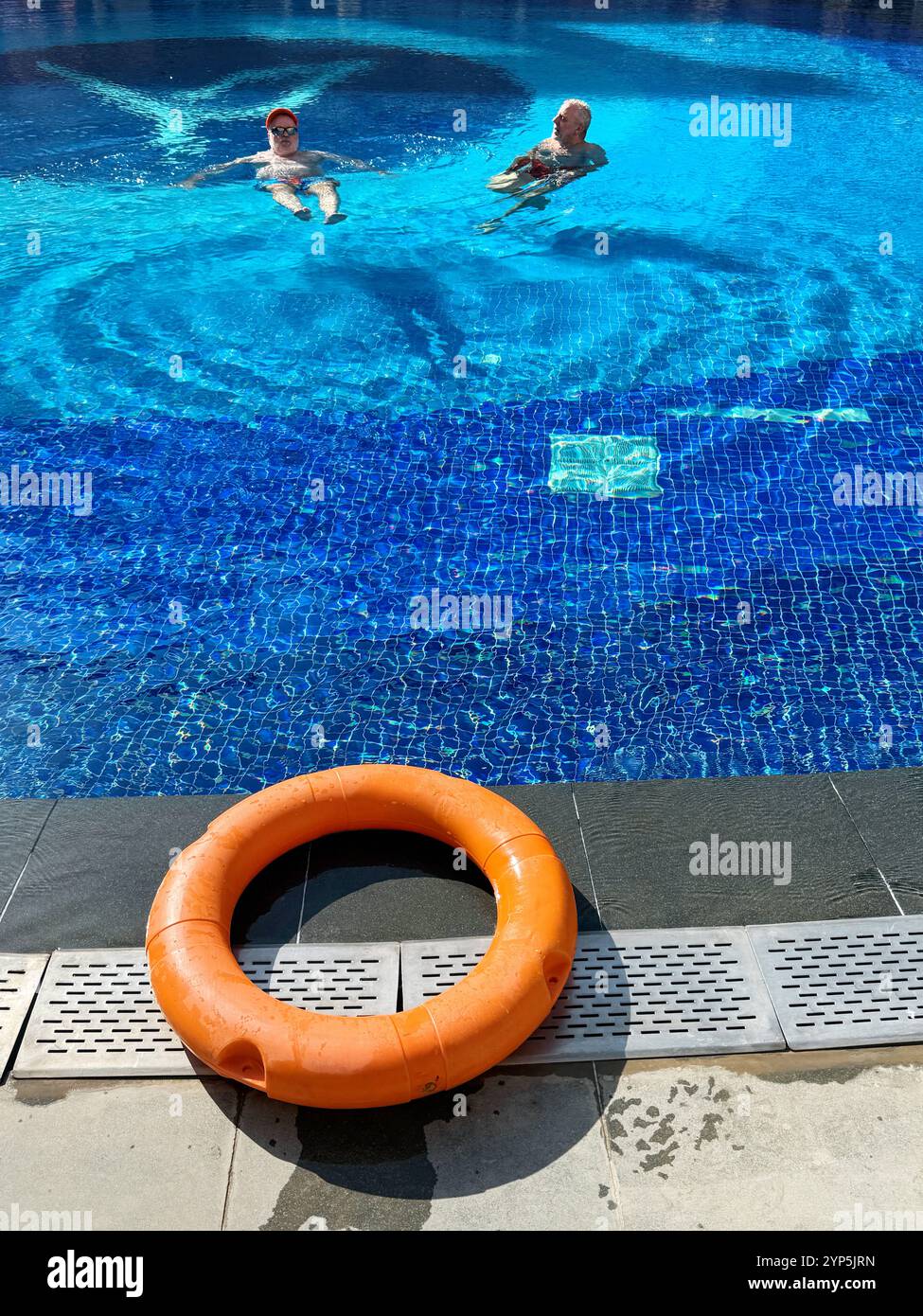 Schwimmen Ägypten, 20241124, Kairo, Schwimmbad *** Swimming Egypt ...