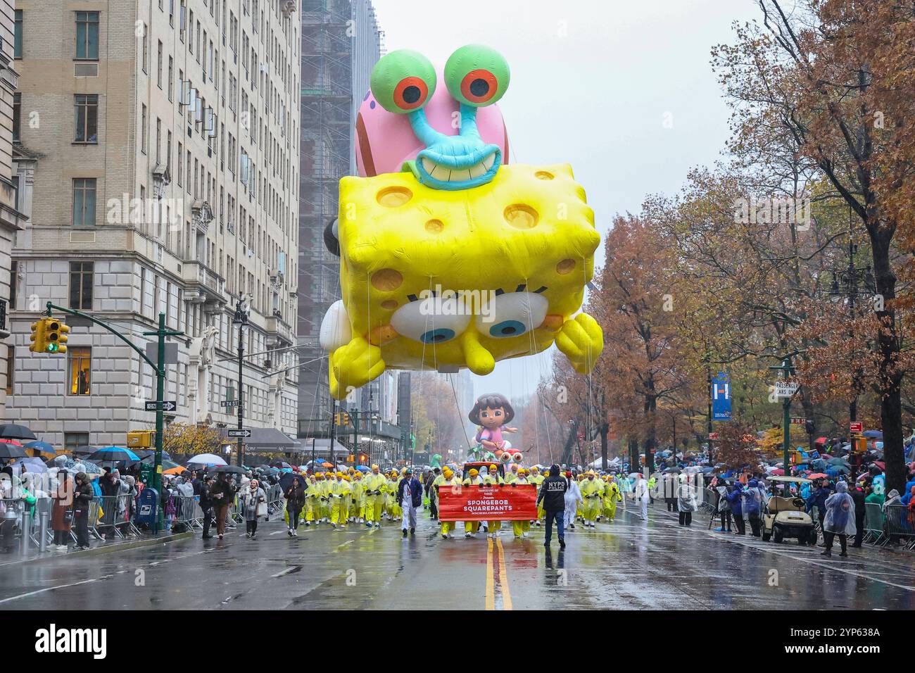 Nickelodeon’s SpongeBob SquarePants and Gary enjoys a view of Central ...