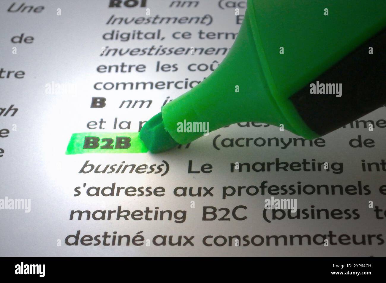 Definition of the acronym “Business to Business" highlighted in French ...
