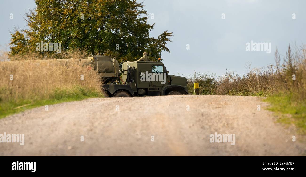 British army Oshkosh 6x6 wheeled tanker Logistic Support and Transport ...