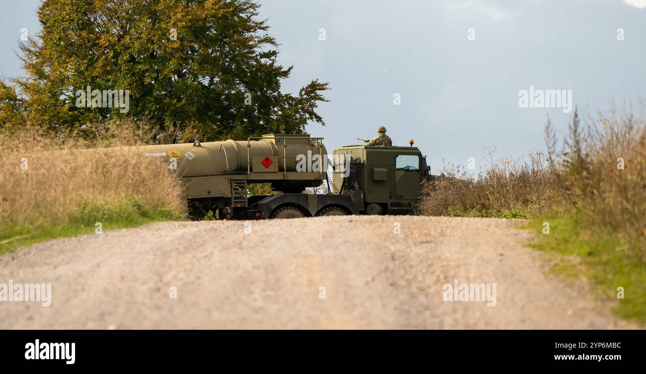 British army Oshkosh 6x6 wheeled tanker Logistic Support and Transport ...