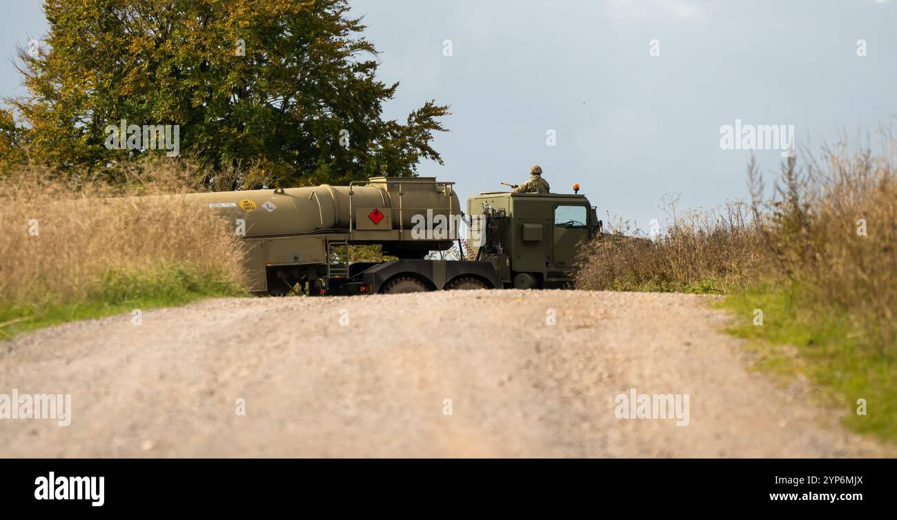 British army Oshkosh 6x6 wheeled tanker Logistic Support and Transport ...