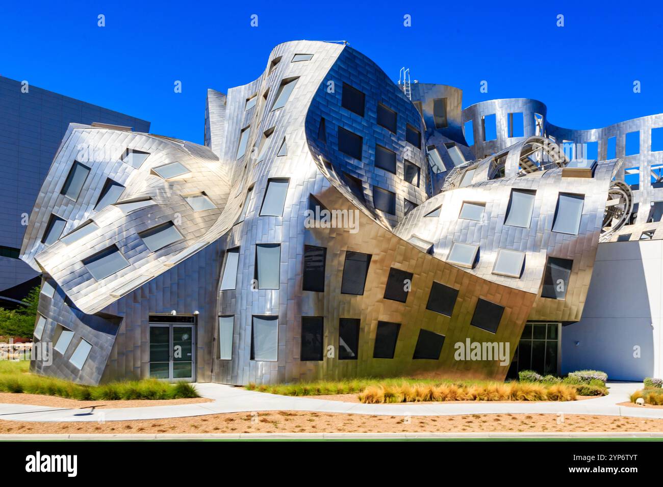 Frank gehry building cleveland hi-res stock photography and images - Alamy