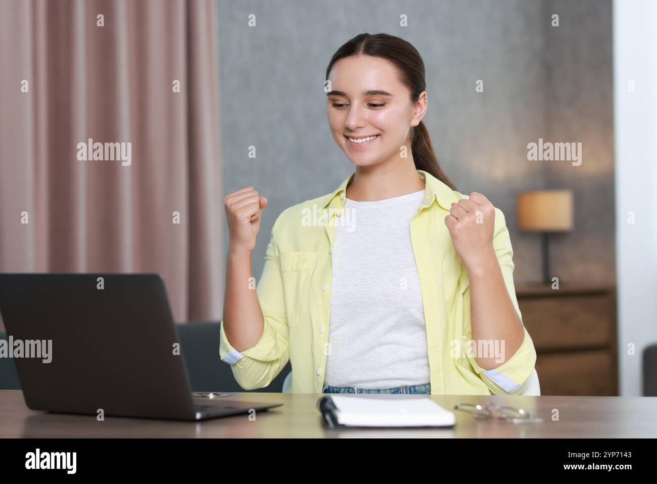 Good exam result happy hi-res stock photography and images - Alamy