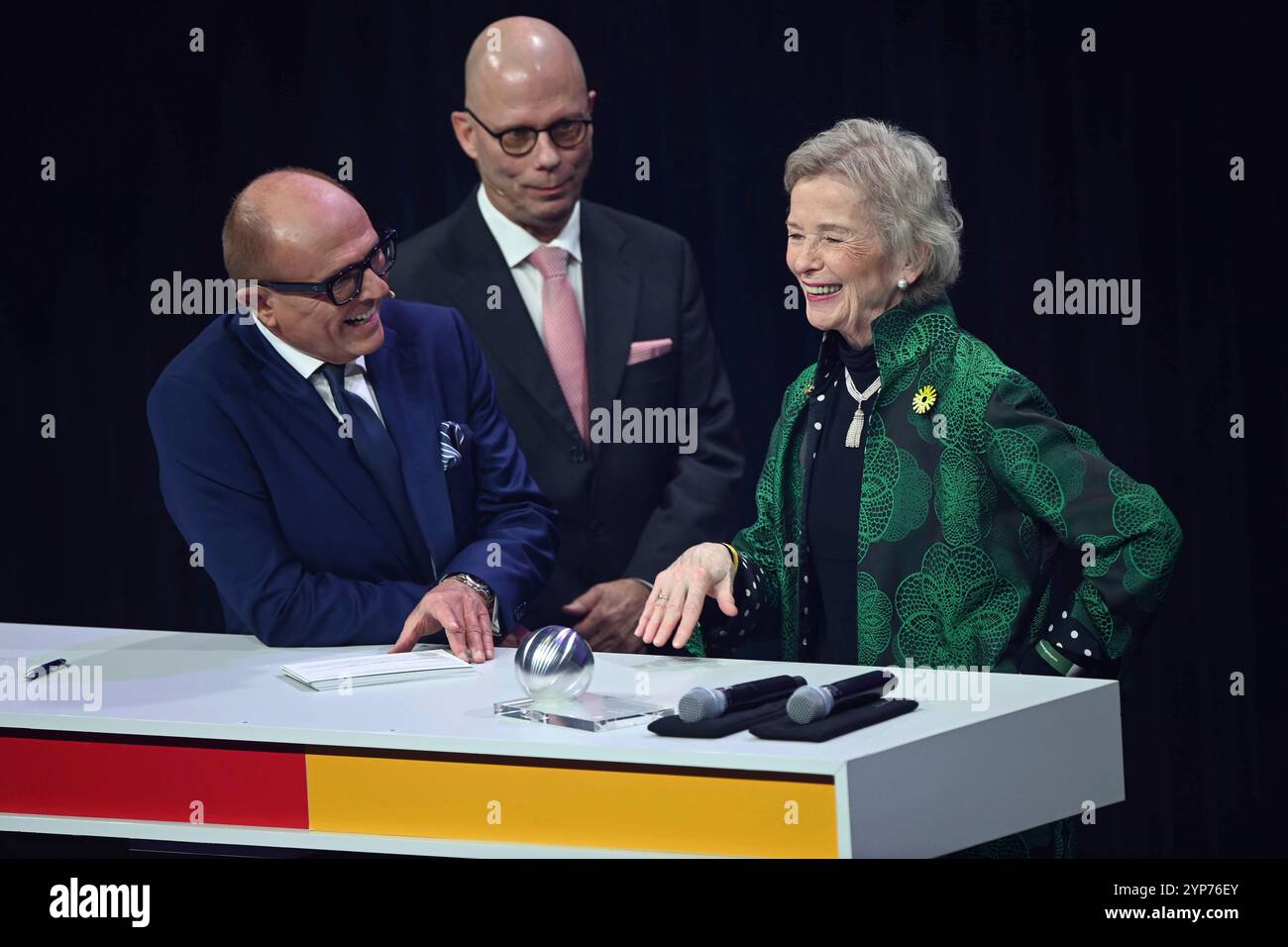 Mary ROBINSON, UN High Commissioner for Human Rights, right, receives ...