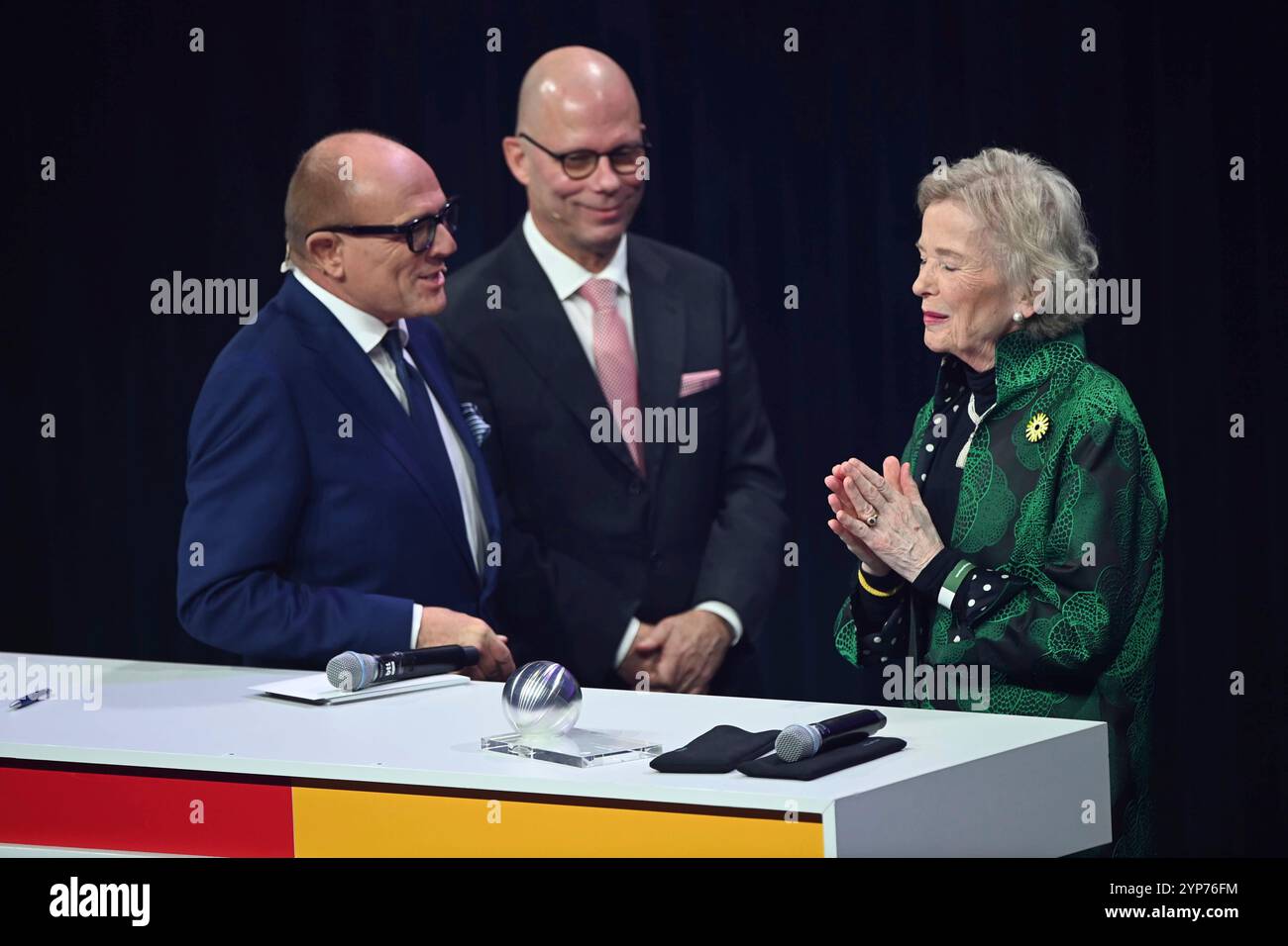 Mary ROBINSON, UN High Commissioner for Human Rights, right, receives ...
