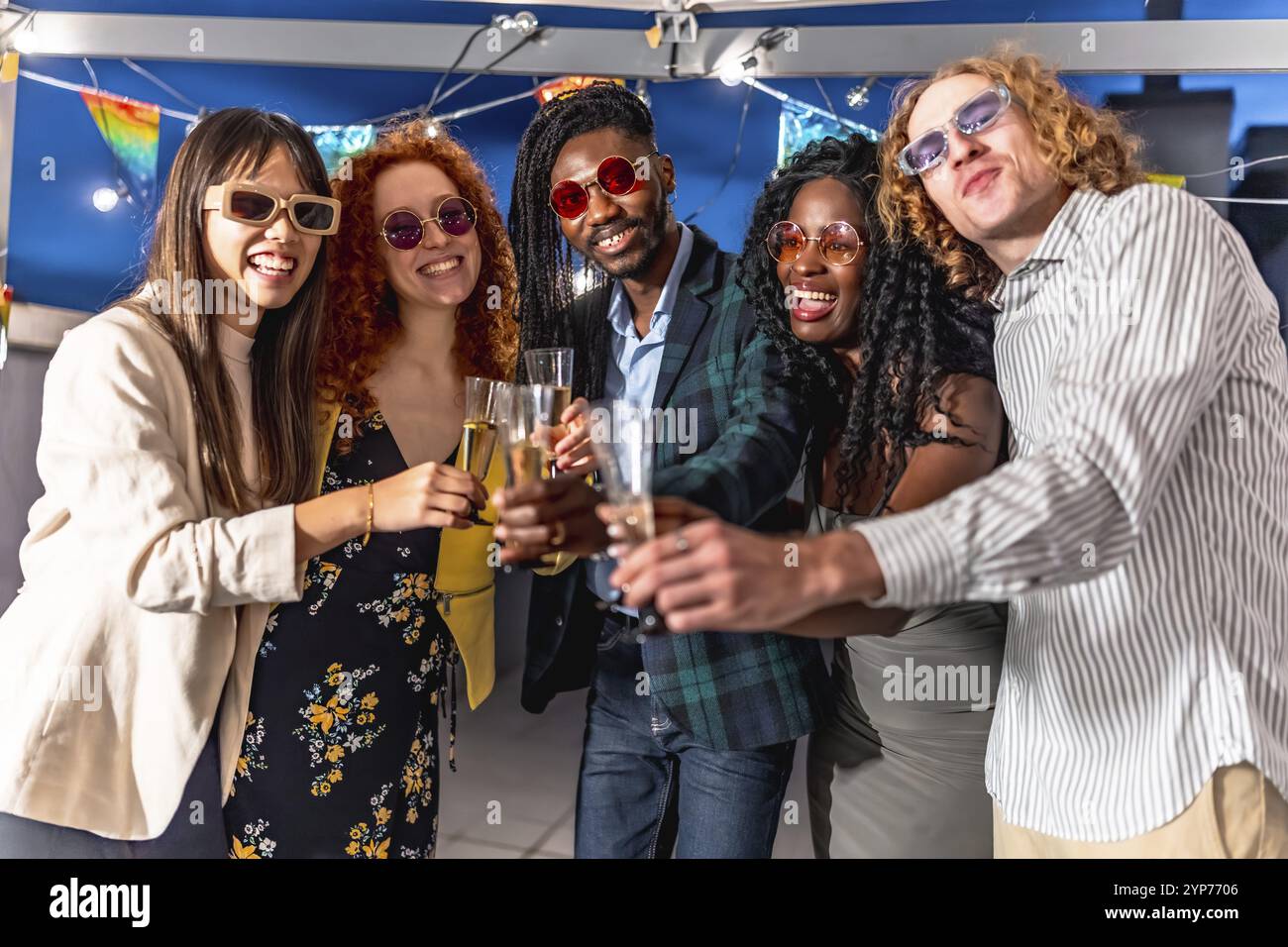 Party together in groups hi-res stock photography and images - Alamy
