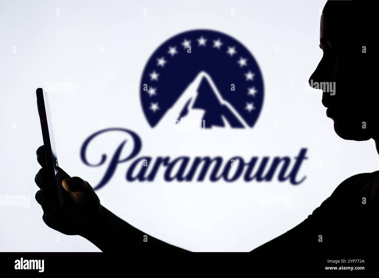 Paramount global logo hi-res stock photography and images - Alamy