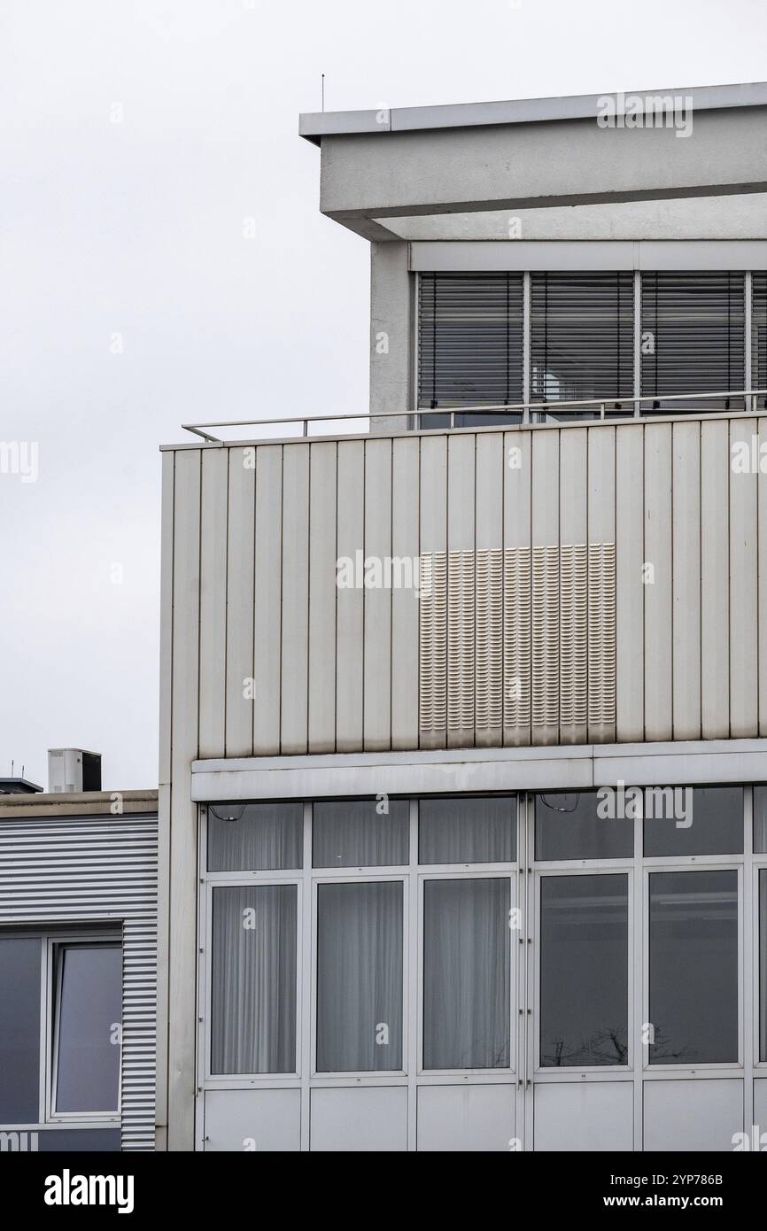 Facade of an office building from the 60s Stock Photo - Alamy