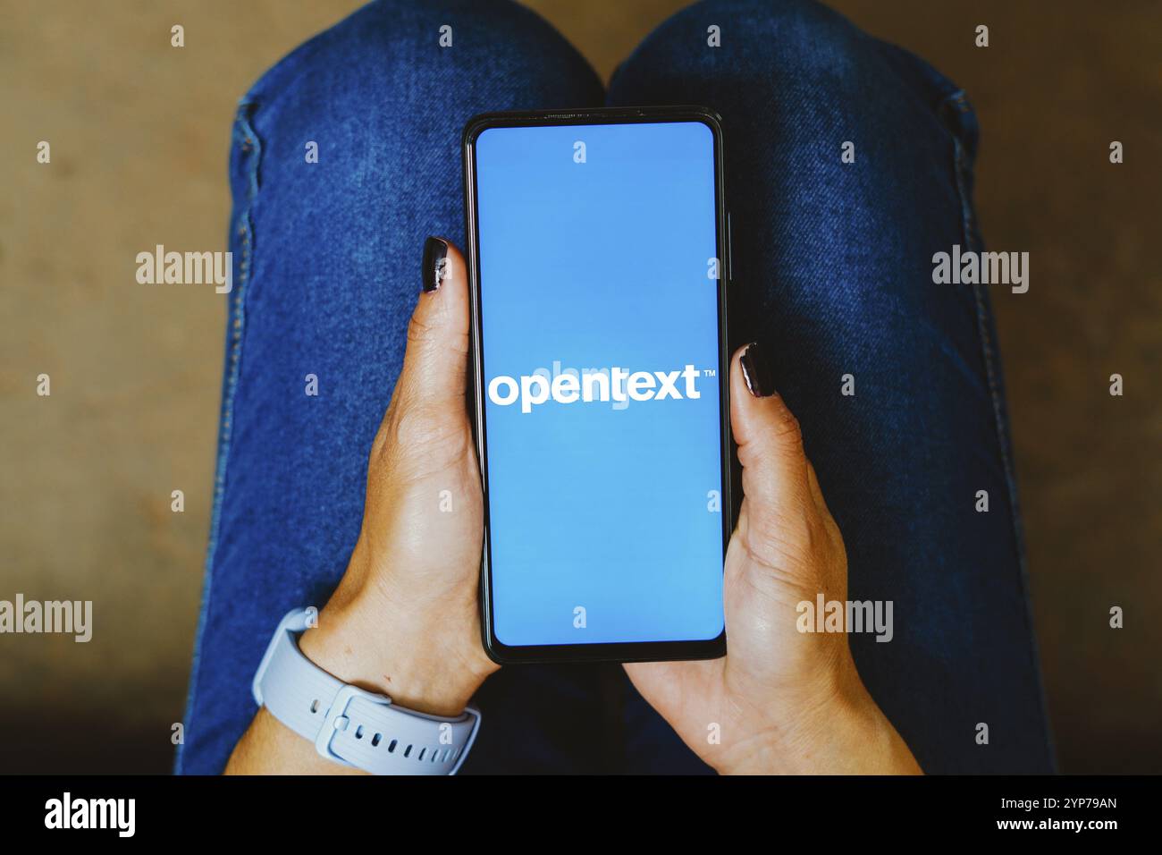 Opentext logo hi-res stock photography and images - Alamy