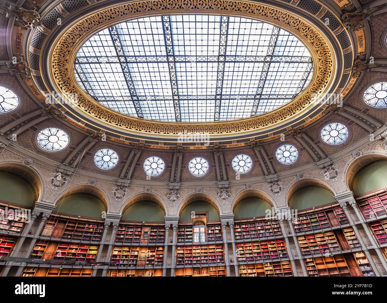 PARIS, FRANCE, OCTOBER 20, 2022 : Oval reading room in National Library ...
